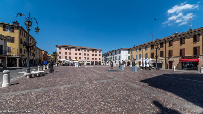 Besuch bei Don Camillo und Peppone in Brescello | Familie Sterr